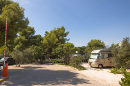 Oasis Camping / Kamp Jasenovo- Kamping oaza u srcu Dalmacije